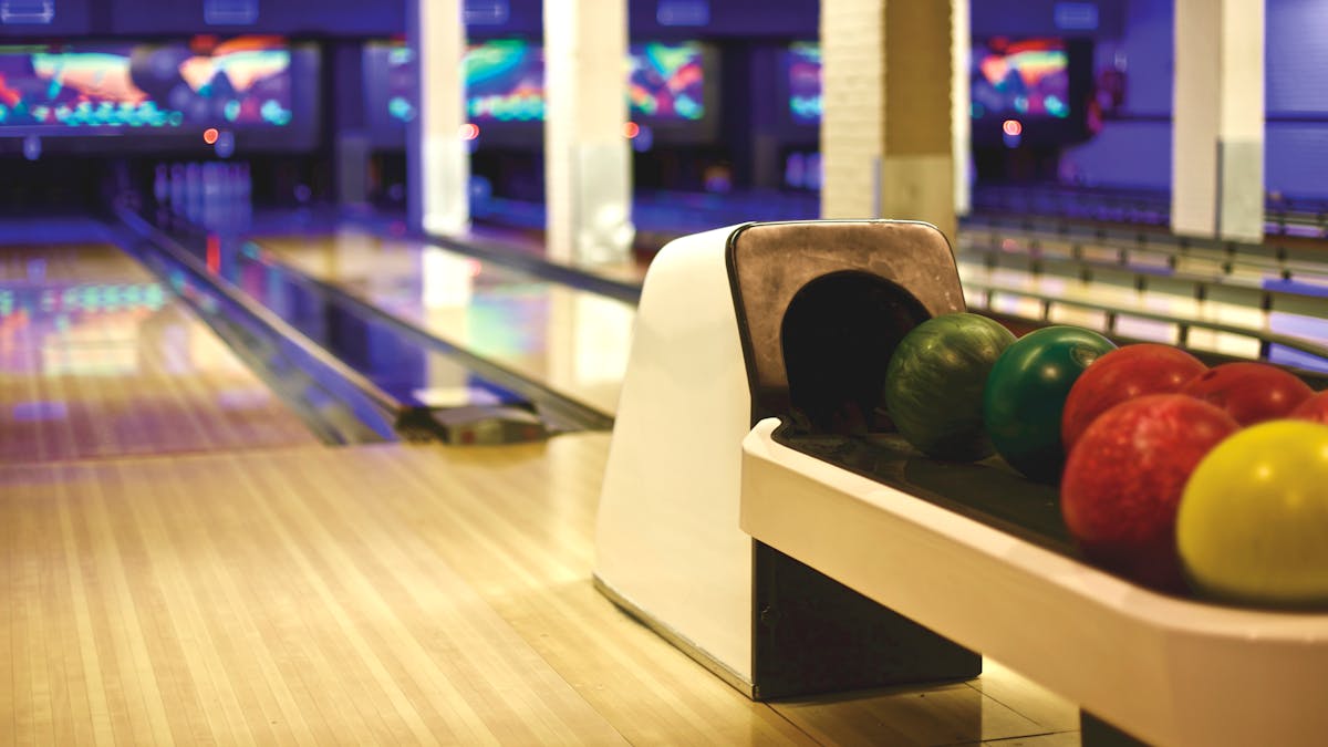 How to Clean and Maintain Your Pool Table: The 2026 Guide | Quarter ...